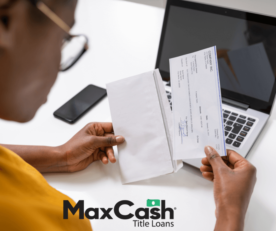 How Does a Paycheck Advance Work? - Max Cash® Title Loans